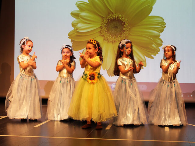 Rays of Light For Early Learning (Photo Gallery)