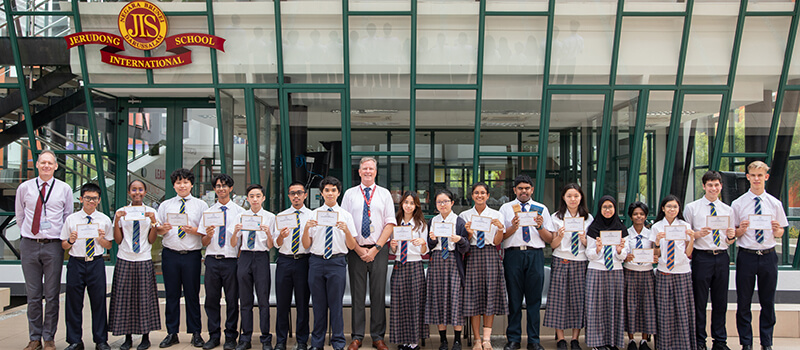 JIS Students Excel in UK Intermediate Maths Challenge!