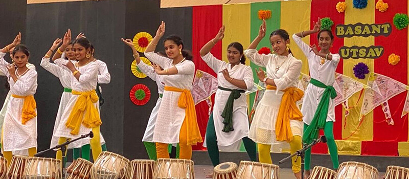 Look: Dubai school students put up beautiful performances to welcome ...